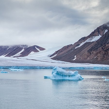 Le temperature più alte della media fratturano la Milne ice shelf